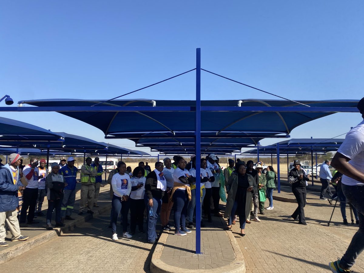 Ledig commuters outside Rustenburg get a taxi shelter on Mandela Day ...